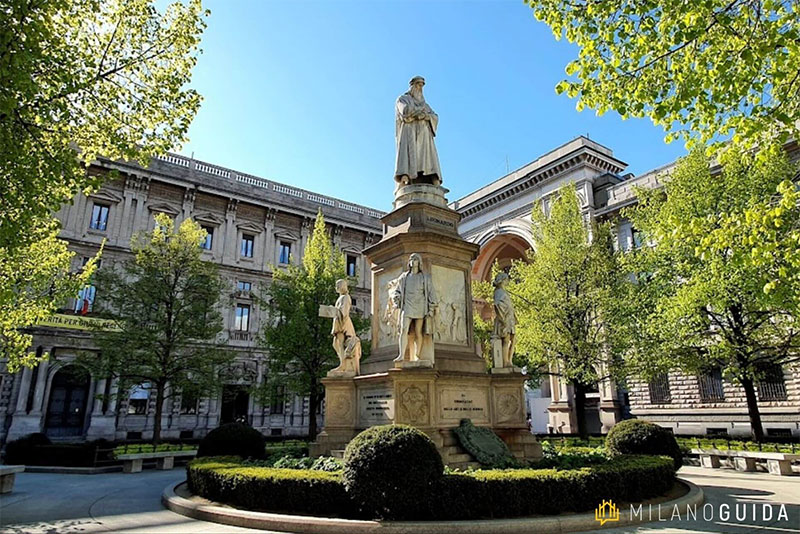 GIOCO-TOUR, MILANO da osservare e scoprire con MilanoGuida